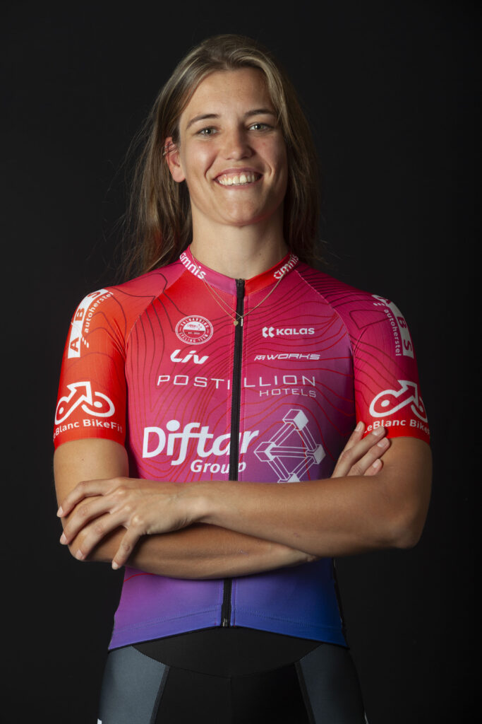 Nora Entius – Volharding Cycling Team